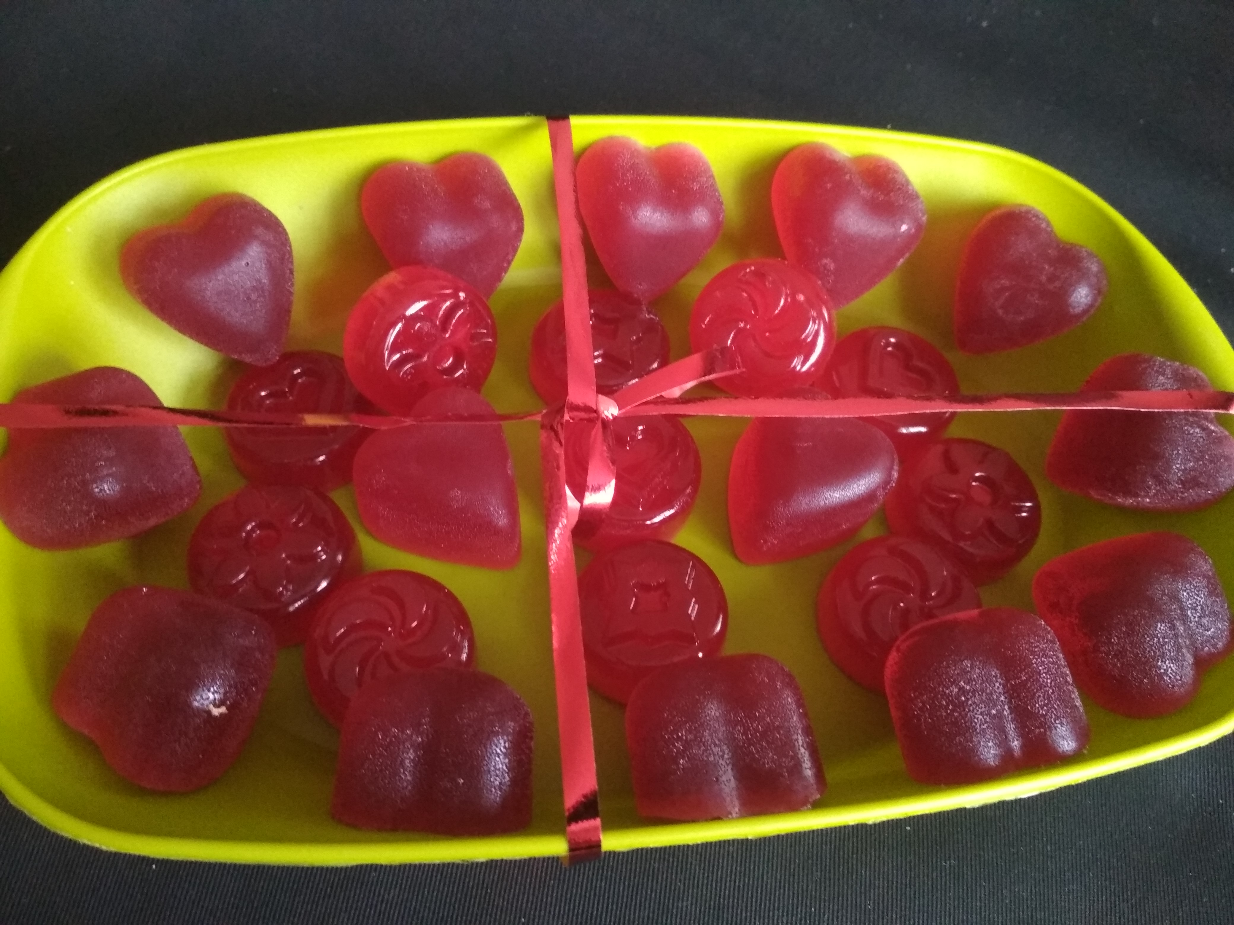 Domácí želé bonbóny | Recepty | SPORK 'EM